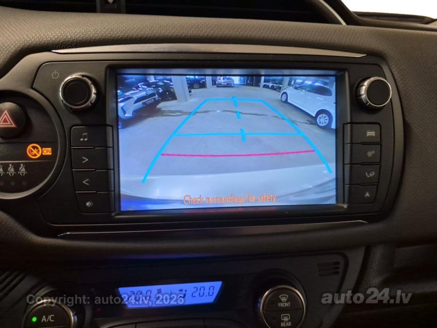 Balts Toyota Yaris 2016 Tallina, ar dzinēja tilpumu 1.50 L un nobraukumu 69 tūkst. km par 11490 €, foto 15 vietnē AUTOMOTO.COM.LV