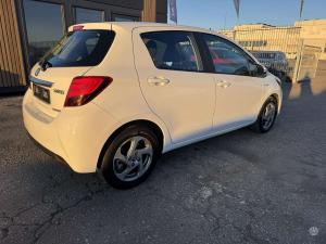 Balts Toyota Yaris 2017 Panevēža, ar dzinēja tilpumu 1.50 L un nobraukumu 140 tūkst. km par 9500 €, foto 3 vietnē AUTOMOTO.COM.LV