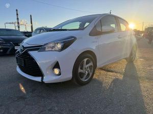 White Toyota Yaris 2017 in Panevezys, with an engine capacity of 1.50 L and mileage of 140 thousand km for 9500 €, photo 5 on AUTOMOTO.COM.LV