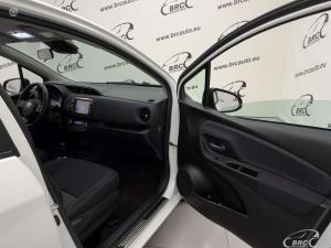 White Toyota Yaris 2017 in Vilnius, with an engine capacity of 1.50 L and mileage of 61 thousand km for 12300 €, photo 9 on AUTOMOTO.COM.LV