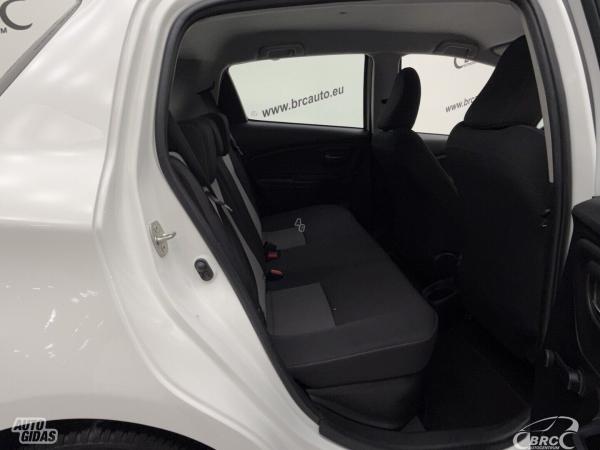 White Toyota Yaris 2017 in Avizieniai, with an engine capacity of 1.50 L and mileage of 61 thousand km for 12300 €, photo 9 on AUTOMOTO.COM.LV