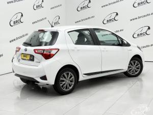 White Toyota Yaris 2017 in Avizieniai, with an engine capacity of 1.50 L and mileage of 61 thousand km for 12300 €, photo 2 on AUTOMOTO.COM.LV