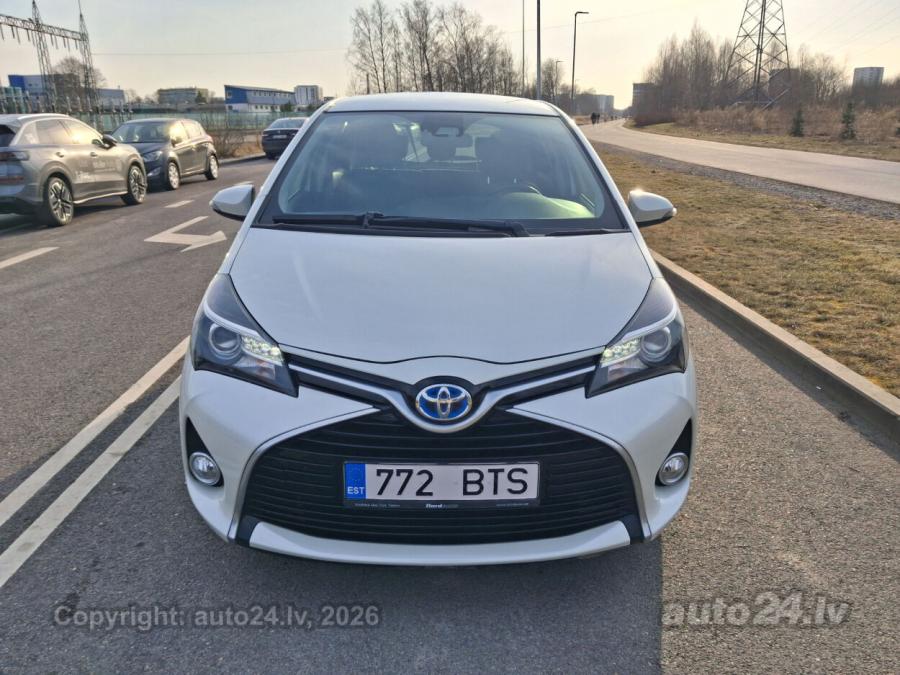 Balts Toyota Yaris 2017 Tallina, ar dzinēja tilpumu 1.50 L un nobraukumu 78 tūkst. km par 14000 €, foto 2 vietnē AUTOMOTO.COM.LV