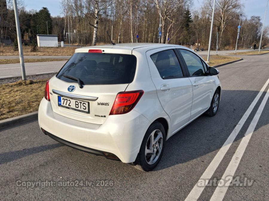 Balts Toyota Yaris 2017 Tallina, ar dzinēja tilpumu 1.50 L un nobraukumu 78 tūkst. km par 14000 €, foto 6 vietnē AUTOMOTO.COM.LV