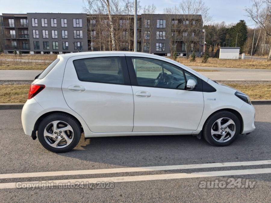 Balts Toyota Yaris 2017 Tallina, ar dzinēja tilpumu 1.50 L un nobraukumu 78 tūkst. km par 14000 €, foto 7 vietnē AUTOMOTO.COM.LV