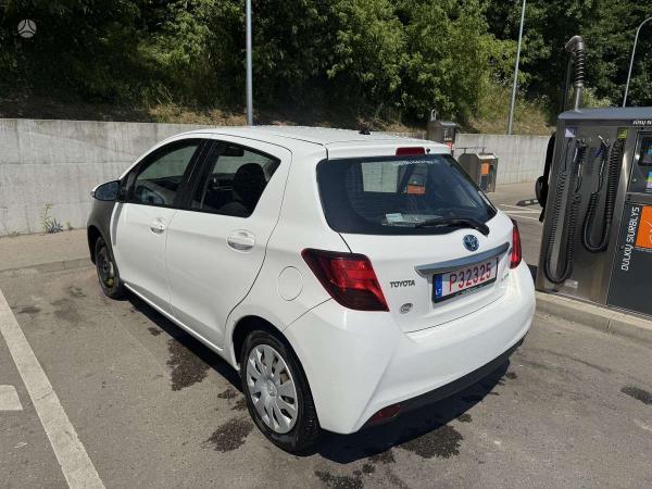 Balts Toyota Yaris 2017 Viļņa, ar dzinēja tilpumu 1.50 L un nobraukumu 223 tūkst. km par 4500 €, foto 3 vietnē AUTOMOTO.COM.LV