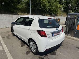 Balts Toyota Yaris 2017 Viļņa, ar dzinēja tilpumu 1.50 L un nobraukumu 223 tūkst. km par 4500 €, foto 4 vietnē AUTOMOTO.COM.LV