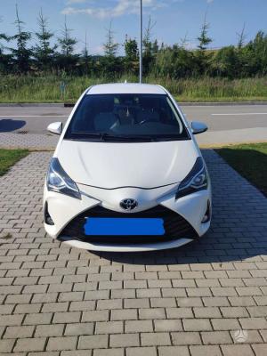 White Toyota Yaris 2017 in Gargzdai, with an engine capacity of 1.36 L and mileage of 175 thousand km for 6600 €, photo  on AUTOMOTO.COM.LV