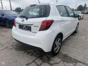 White Toyota Yaris 2017 in Panevezys, with an engine capacity of 1.50 L and mileage of 141 thousand km for 9500 €, photo 8 on AUTOMOTO.COM.LV