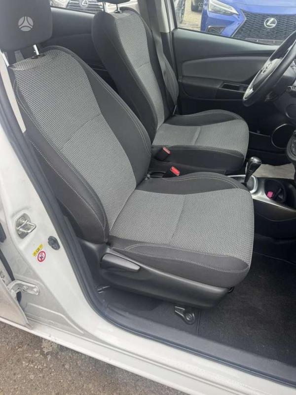 White Toyota Yaris 2017 in Panevezys, with an engine capacity of 1.50 L and mileage of 141 thousand km for 9500 €, photo 9 on AUTOMOTO.COM.LV