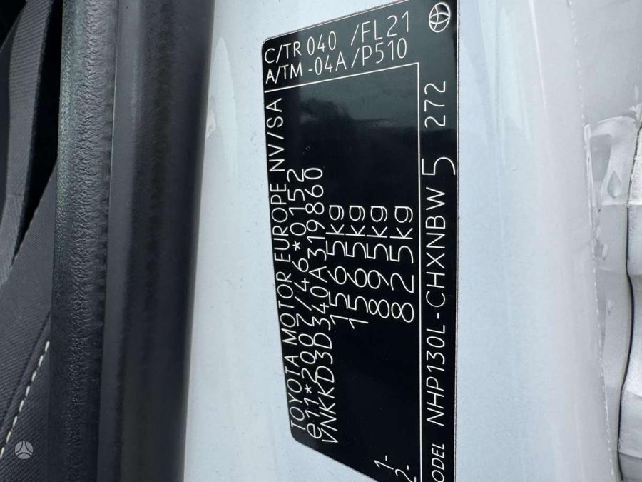White Toyota Yaris 2017 in Panevezys, with an engine capacity of 1.50 L and mileage of 141 thousand km for 9500 €, photo 17 on AUTOMOTO.COM.LV