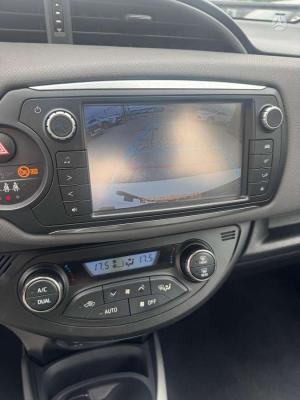 White Toyota Yaris 2017 in Panevezys, with an engine capacity of 1.50 L and mileage of 141 thousand km for 9500 €, photo 21 on AUTOMOTO.COM.LV