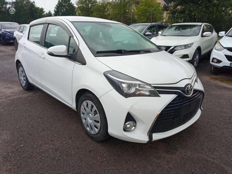 Balts Toyota Yaris 2017 Panevēža, ar dzinēja tilpumu 1.00 L un nobraukumu 121 tūkst. km par 6500 €, foto 7 vietnē AUTOMOTO.COM.LV