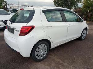 Balts Toyota Yaris 2017 Panevēža, ar dzinēja tilpumu 1.00 L un nobraukumu 121 tūkst. km par 6500 €, foto 9 vietnē AUTOMOTO.COM.LV