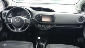 Balts Toyota Yaris 2017 Panevēža, ar dzinēja tilpumu 1.00 L un nobraukumu 121 tūkst. km par 6500 €, foto 16 vietnē AUTOMOTO.COM.LV