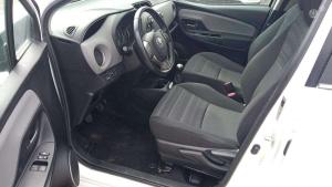 Balts Toyota Yaris 2017 Panevēža, ar dzinēja tilpumu 1.00 L un nobraukumu 121 tūkst. km par 6500 €, foto 18 vietnē AUTOMOTO.COM.LV