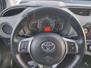 Balts Toyota Yaris 2017 Panevēža, ar dzinēja tilpumu 1.00 L un nobraukumu 121 tūkst. km par 6500 €, foto 23 vietnē AUTOMOTO.COM.LV