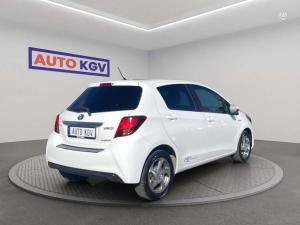 Balts Toyota Yaris 2017 Viļņa, ar dzinēja tilpumu 1.50 L un nobraukumu 138 tūkst. km par 10999 €, foto 6 vietnē AUTOMOTO.COM.LV