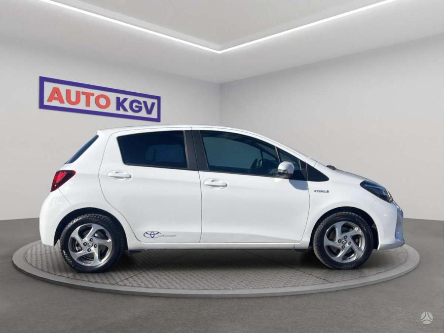 Balts Toyota Yaris 2017 Viļņa, ar dzinēja tilpumu 1.50 L un nobraukumu 138 tūkst. km par 10999 €, foto 7 vietnē AUTOMOTO.COM.LV