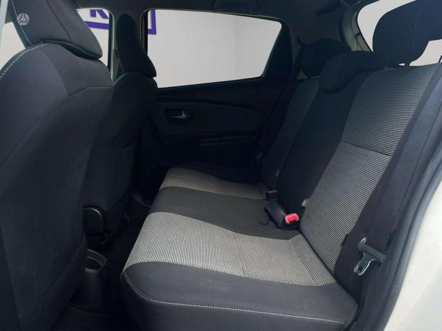 Balts Toyota Yaris 2017 Viļņa, ar dzinēja tilpumu 1.50 L un nobraukumu 138 tūkst. km par 10999 €, foto 12 vietnē AUTOMOTO.COM.LV