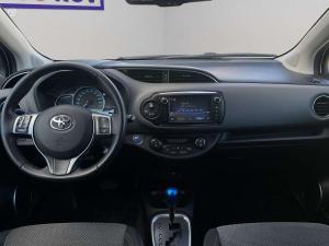 Balts Toyota Yaris 2017 Viļņa, ar dzinēja tilpumu 1.50 L un nobraukumu 138 tūkst. km par 10999 €, foto 13 vietnē AUTOMOTO.COM.LV