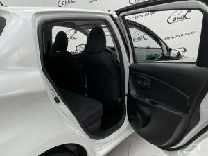 White Toyota Yaris 2018 in Vilnius, with an engine capacity of 1.50 L and mileage of 113 thousand km for 10500 €, photo 14 on AUTOMOTO.COM.LV