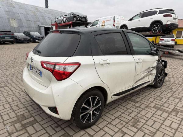 Balts Toyota Yaris 2018 Kauņa, ar dzinēja tilpumu 1.50 L un nobraukumu 92 tūkst. km par 5700 €, foto 4 vietnē AUTOMOTO.COM.LV