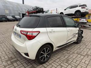 White Toyota Yaris 2018 in Kaunas, with an engine capacity of 1.50 L and mileage of 92 thousand km for 5700 €, photo 4 on AUTOMOTO.COM.LV