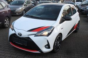 White Toyota Yaris 2018 in Kaunas, with an engine capacity of 1.80 L and mileage of 50 thousand km for 24357 €, photo  on AUTOMOTO.COM.LV