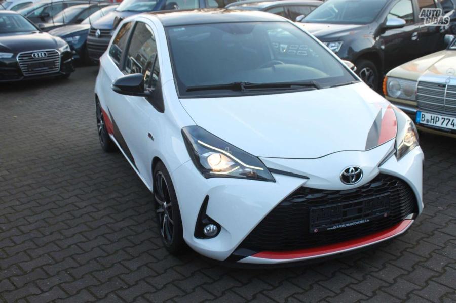 White Toyota Yaris 2018 in Kaunas, with an engine capacity of 1.80 L and mileage of 50 thousand km for 24357 €, photo 2 on AUTOMOTO.COM.LV