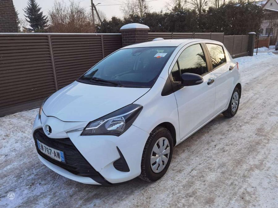 Balts Toyota Yaris 2018 Kauņa, ar dzinēja tilpumu 1.00 L un nobraukumu 245 tūkst. km par 3850 €, foto 2 vietnē AUTOMOTO.COM.LV