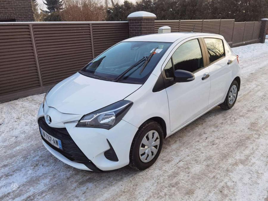 Balts Toyota Yaris 2018 Kauņa, ar dzinēja tilpumu 1.00 L un nobraukumu 245 tūkst. km par 3850 €, foto 8 vietnē AUTOMOTO.COM.LV