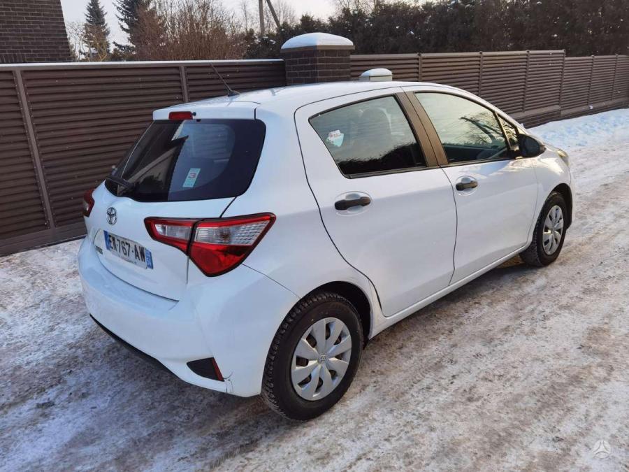 Balts Toyota Yaris 2018 Kauņa, ar dzinēja tilpumu 1.00 L un nobraukumu 245 tūkst. km par 3850 €, foto 11 vietnē AUTOMOTO.COM.LV