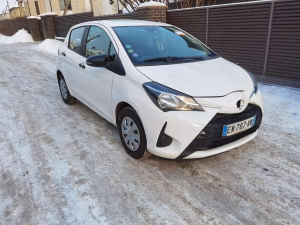 White Toyota Yaris 2018 in Kaunas, with an engine capacity of 1.00 L and mileage of 245 thousand km for 2800 €, photo 7 on AUTOMOTO.COM.LV