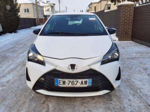 White Toyota Yaris 2018 in Kaunas, with an engine capacity of 1.00 L and mileage of 245 thousand km for 2700 €, photo 8 on AUTOMOTO.COM.LV