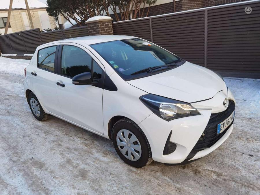 White Toyota Yaris 2018 in Kaunas, with an engine capacity of 1.00 L and mileage of 245 thousand km for 2700 €, photo 30 on AUTOMOTO.COM.LV