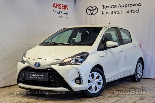 Balts Toyota Yaris 2018 Tallina, ar dzinēja tilpumu 1.50 L un nobraukumu 90 tūkst. km par 12990 €, foto 1 vietnē AUTOMOTO.COM.LV