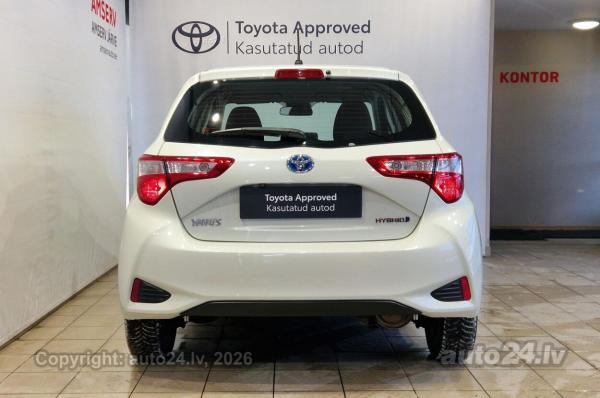Balts Toyota Yaris 2018 Tallina, ar dzinēja tilpumu 1.50 L un nobraukumu 90 tūkst. km par 12990 €, foto 4 vietnē AUTOMOTO.COM.LV
