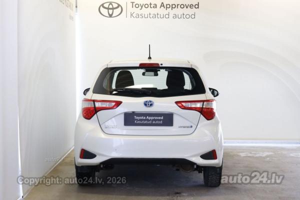 White Toyota Yaris 2018 in Tallinn, with an engine capacity of 1.50 L and mileage of 86 thousand km for 12400 €, photo 4 on AUTOMOTO.COM.LV