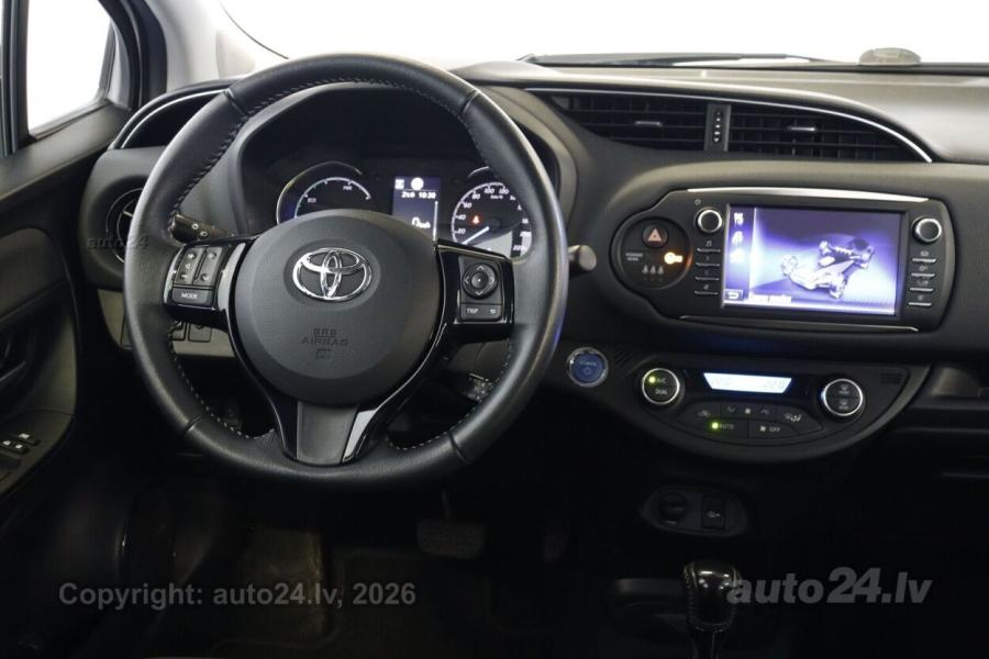 White Toyota Yaris 2018 in Tallinn, with an engine capacity of 1.50 L and mileage of 86 thousand km for 12400 €, photo 9 on AUTOMOTO.COM.LV