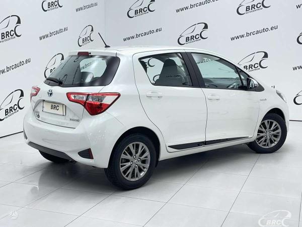 Balts Toyota Yaris 2018 Viļņa, ar dzinēja tilpumu 1.50 L un nobraukumu 113 tūkst. km par 10200 €, foto 3 vietnē AUTOMOTO.COM.LV