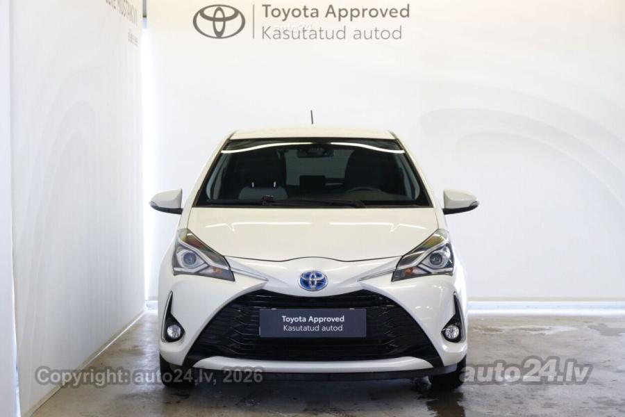 White Toyota Yaris 2018 in Tallinn, with an engine capacity of 1.50 L and mileage of 51 thousand km for 13200 €, photo 5 on AUTOMOTO.COM.LV