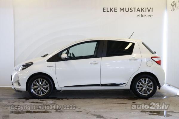White Toyota Yaris 2018 in Tallinn, with an engine capacity of 1.50 L and mileage of 51 thousand km for 13200 €, photo 3 on AUTOMOTO.COM.LV