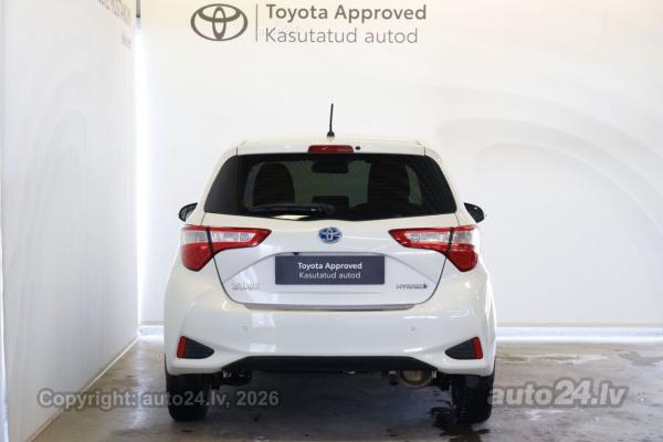 White Toyota Yaris 2018 in Tallinn, with an engine capacity of 1.50 L and mileage of 51 thousand km for 13200 €, photo 4 on AUTOMOTO.COM.LV