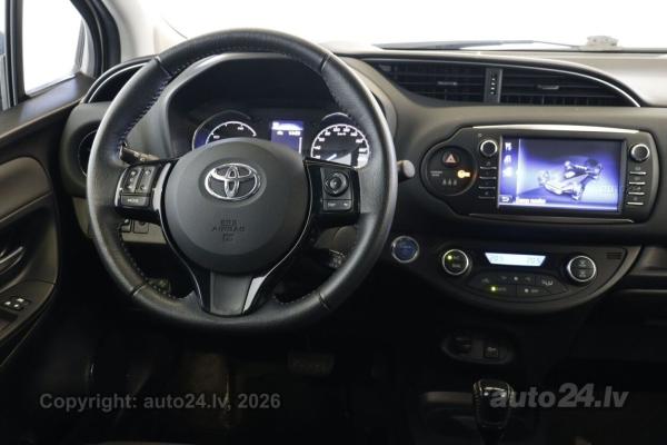 White Toyota Yaris 2018 in Tallinn, with an engine capacity of 1.50 L and mileage of 51 thousand km for 13200 €, photo 9 on AUTOMOTO.COM.LV