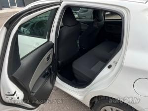 White Toyota Yaris 2018 in Tallinn, with an engine capacity of 1.50 L and mileage of 165 thousand km for 12000 €, photo 11 on AUTOMOTO.COM.LV