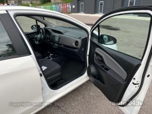White Toyota Yaris 2018 in Tallinn, with an engine capacity of 1.50 L and mileage of 165 thousand km for 12000 €, photo 14 on AUTOMOTO.COM.LV