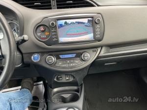 White Toyota Yaris 2018 in Tallinn, with an engine capacity of 1.50 L and mileage of 165 thousand km for 12000 €, photo 18 on AUTOMOTO.COM.LV