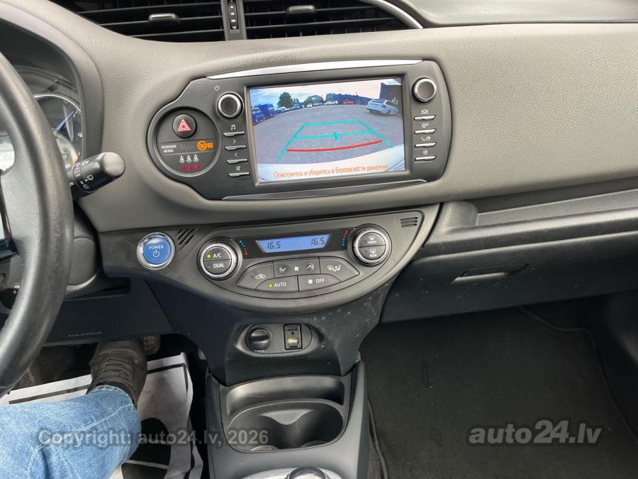 White Toyota Yaris 2018 in Tallinn, with an engine capacity of 1.50 L and mileage of 165 thousand km for 12000 €, photo 18 on AUTOMOTO.COM.LV
