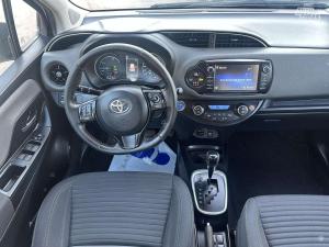 White Toyota Yaris 2018 in Vilnius, with an engine capacity of 1.50 L and mileage of 166 thousand km for 9950 €, photo 19 on AUTOMOTO.COM.LV